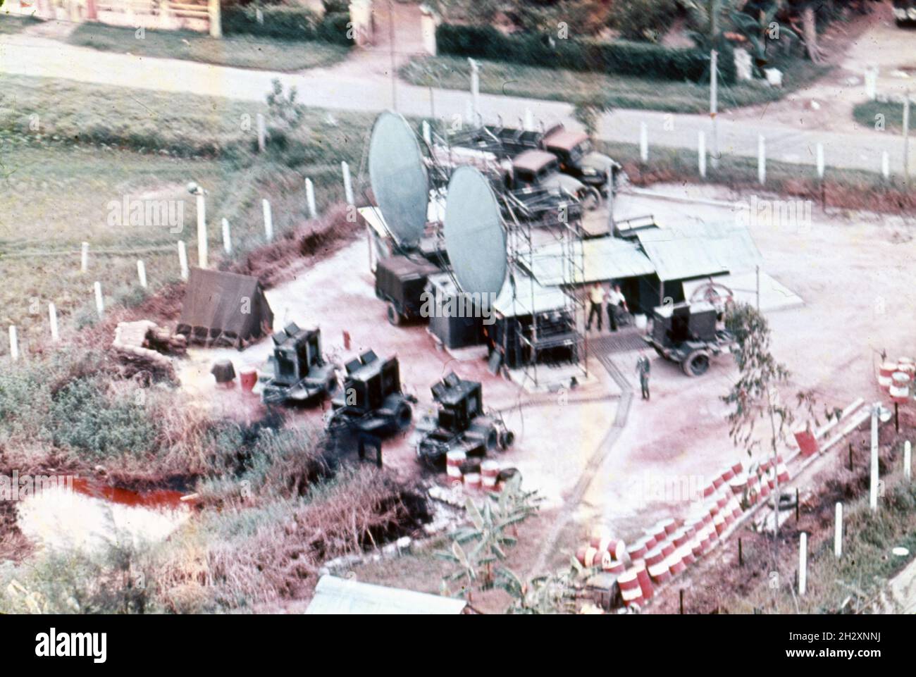 Tropo scatter system hi-res stock photography and images - Alamy