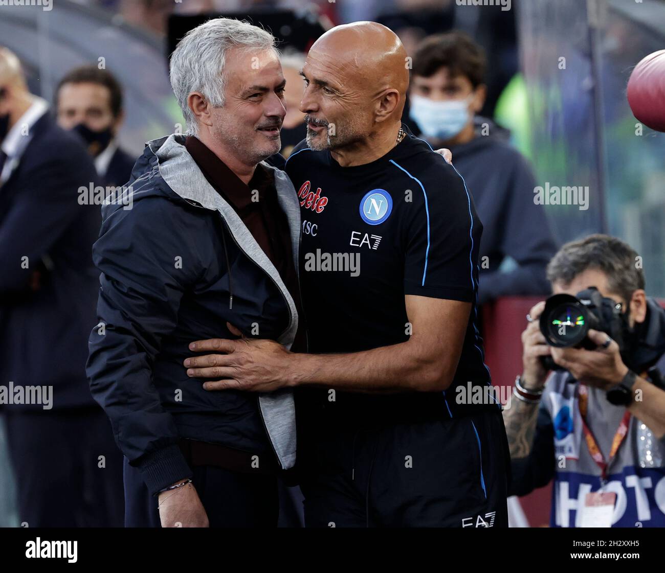 As roma greets hi-res stock photography and images - Alamy