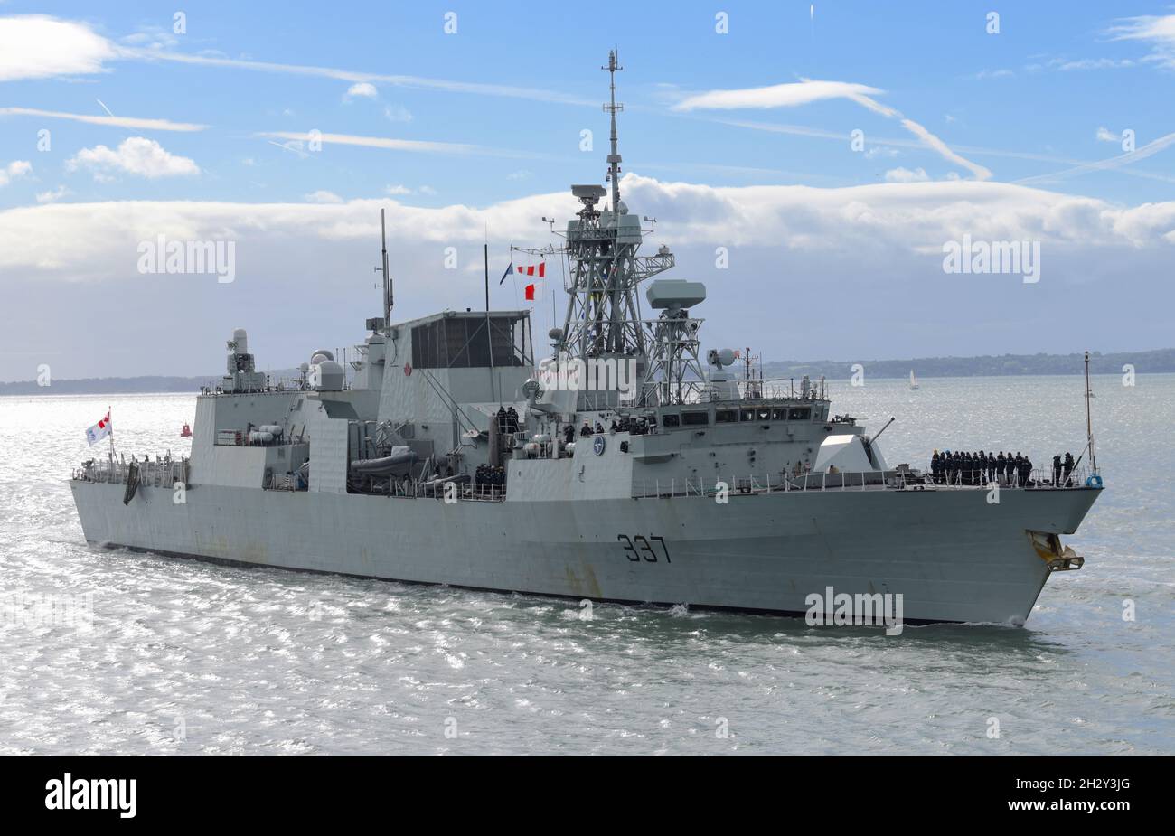 Military frigate hmcs fredericton canadian canada halifax class 337 hi ...