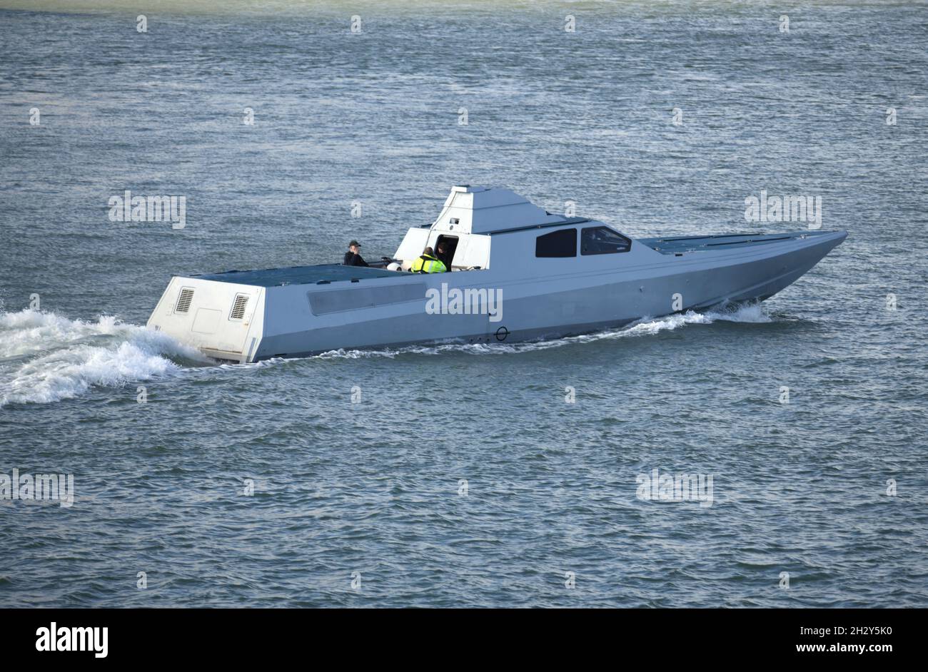 22/10/2021A mysterious stealth boat undergoing sea trials in the Solent ...