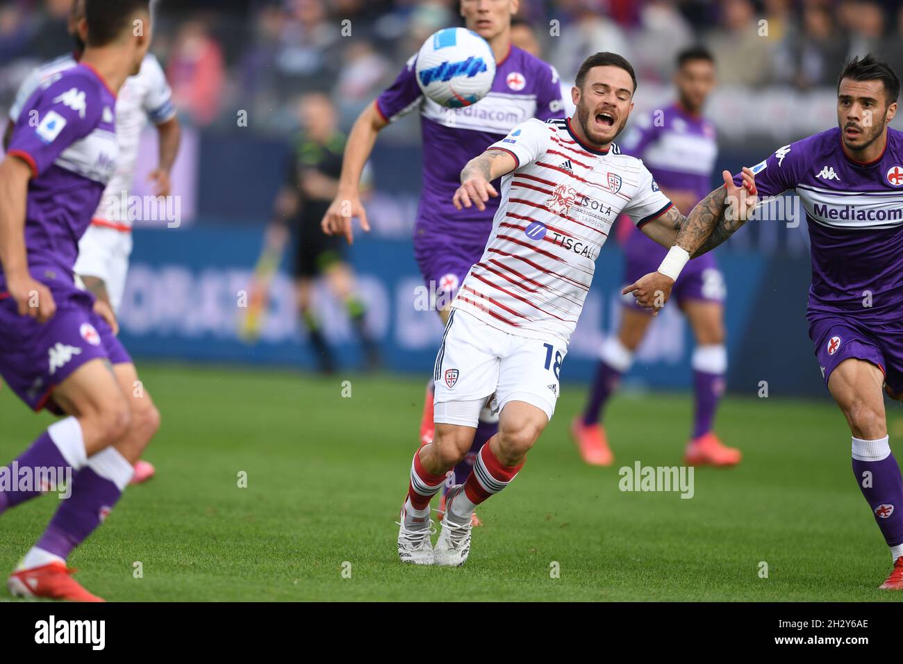 Nahitan Nandez (Cagliari)Lorenzo Venuti (Fiorentina) during the Italian "Serie A" match between ...