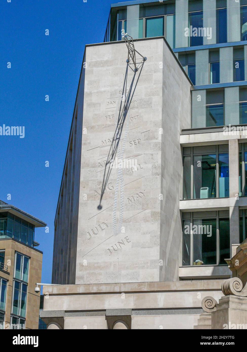 The ‘noon mark’ sundial above Paternoster Square by Frank King and Lida ...