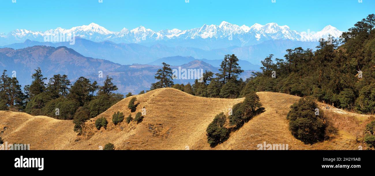 Mountain panoramic view of great himalayan ridge Everest area and ...