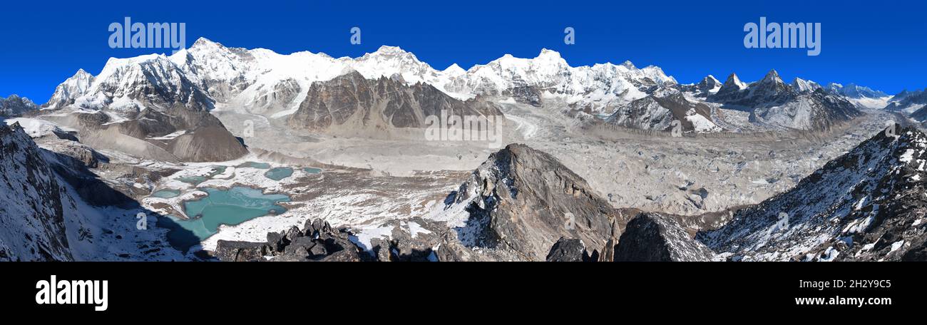 Beautiful panoramic view of Mount Cho Oyu and Cho Oyu base camp ...