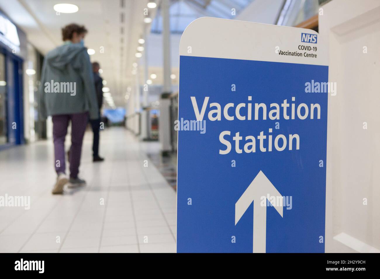 Vaccine over 50s hi-res stock photography and images - Alamy