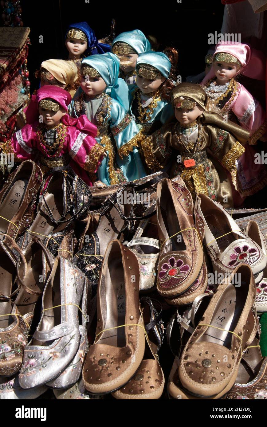 Bosnien-Herzegowina, Mostar, Altstadt, Souvenirs in der Kujundziluk ...