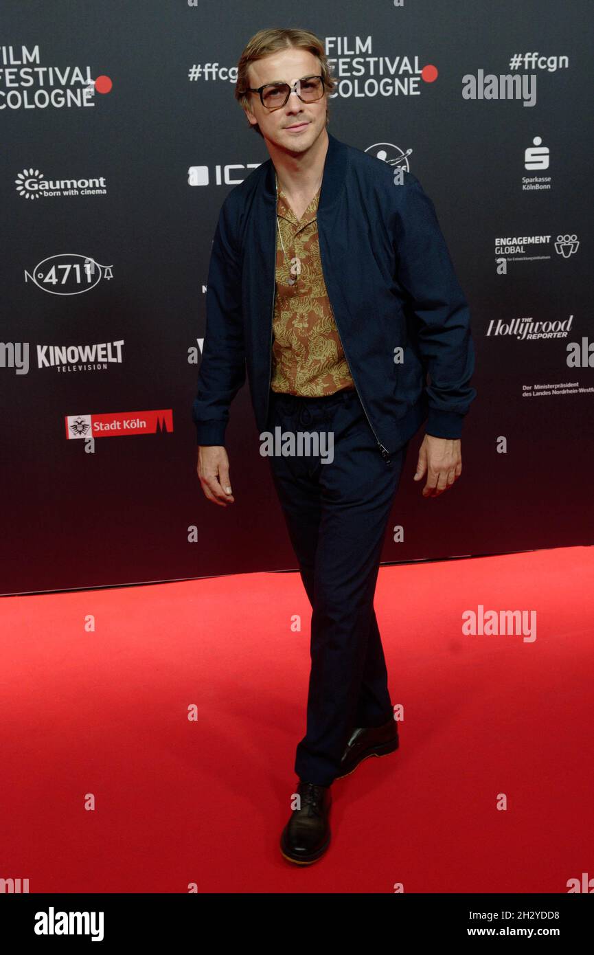 Cologne, Germany. 24th Oct, 2021. The actor Albrecht Schuch comes to ...