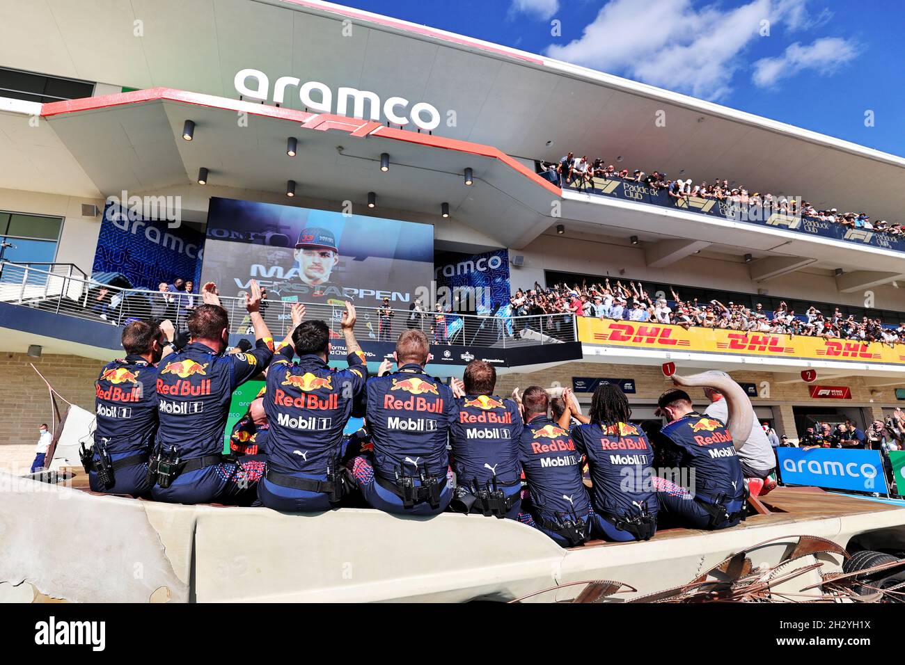 Austin, Texas, USA. 24/10/2021, Red Bull Racing team watch the podium ...