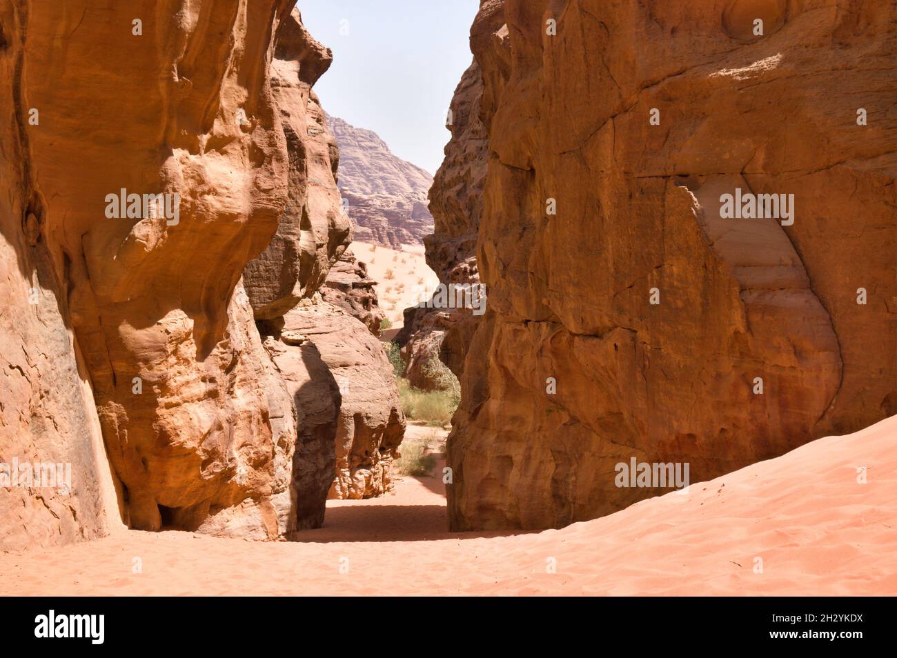 Arch in wadi rum hi-res stock photography and images - Alamy