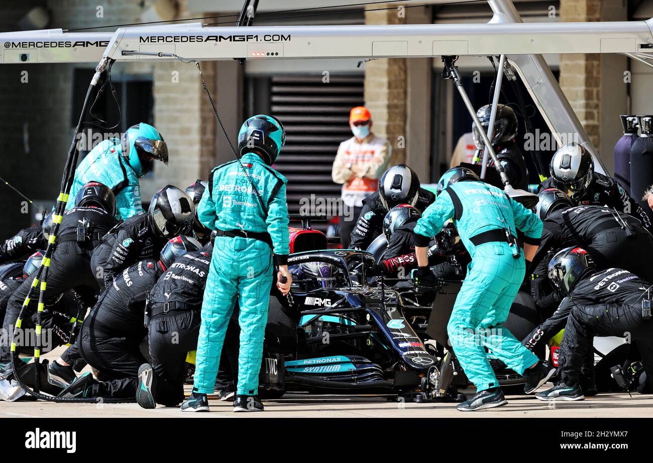 Mercedes amg f1 w12 makes a pit stop hi-res stock photography and ...