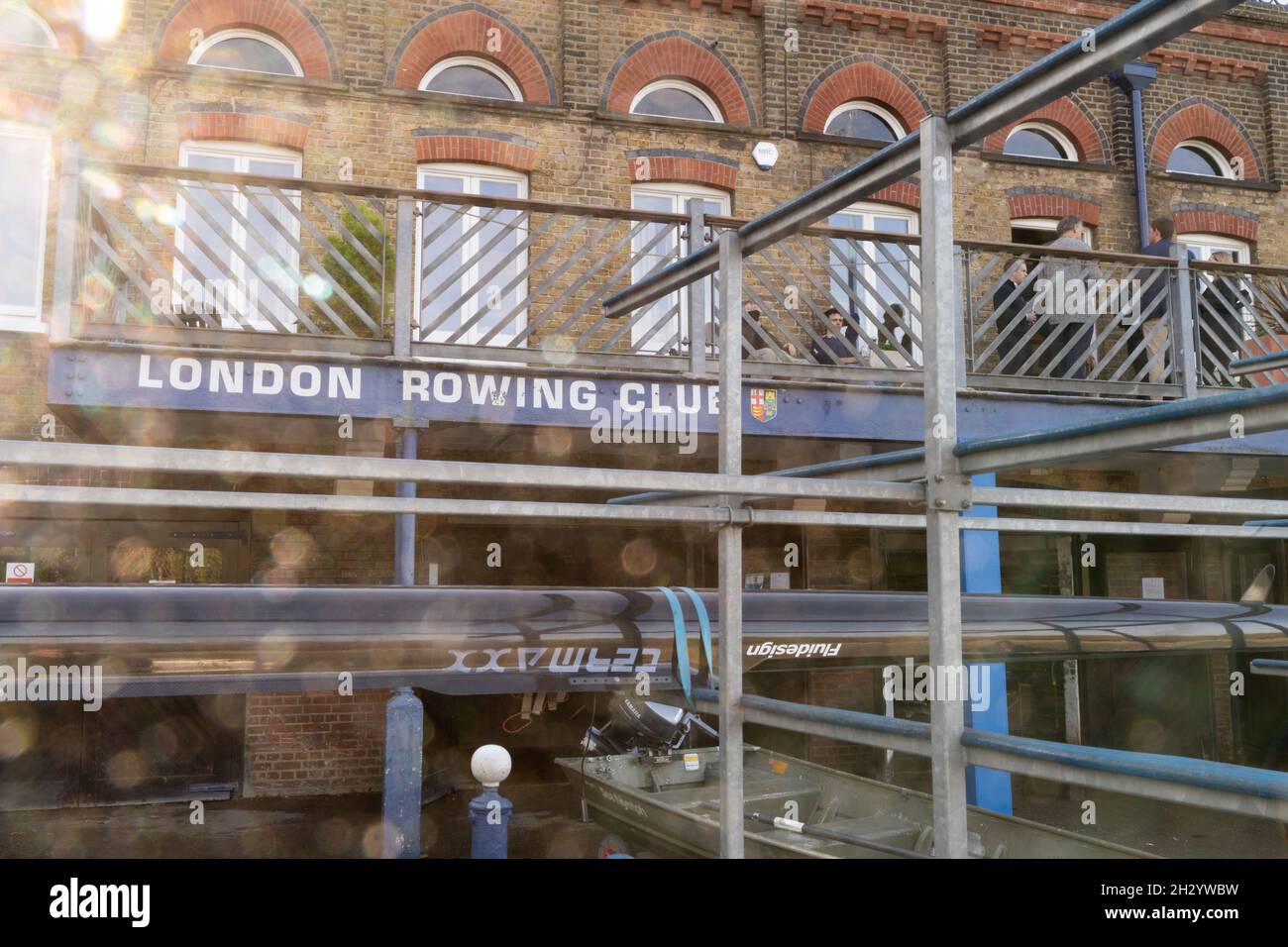 Putney embankment, Wandsworth, London, England Stock Photo - Alamy