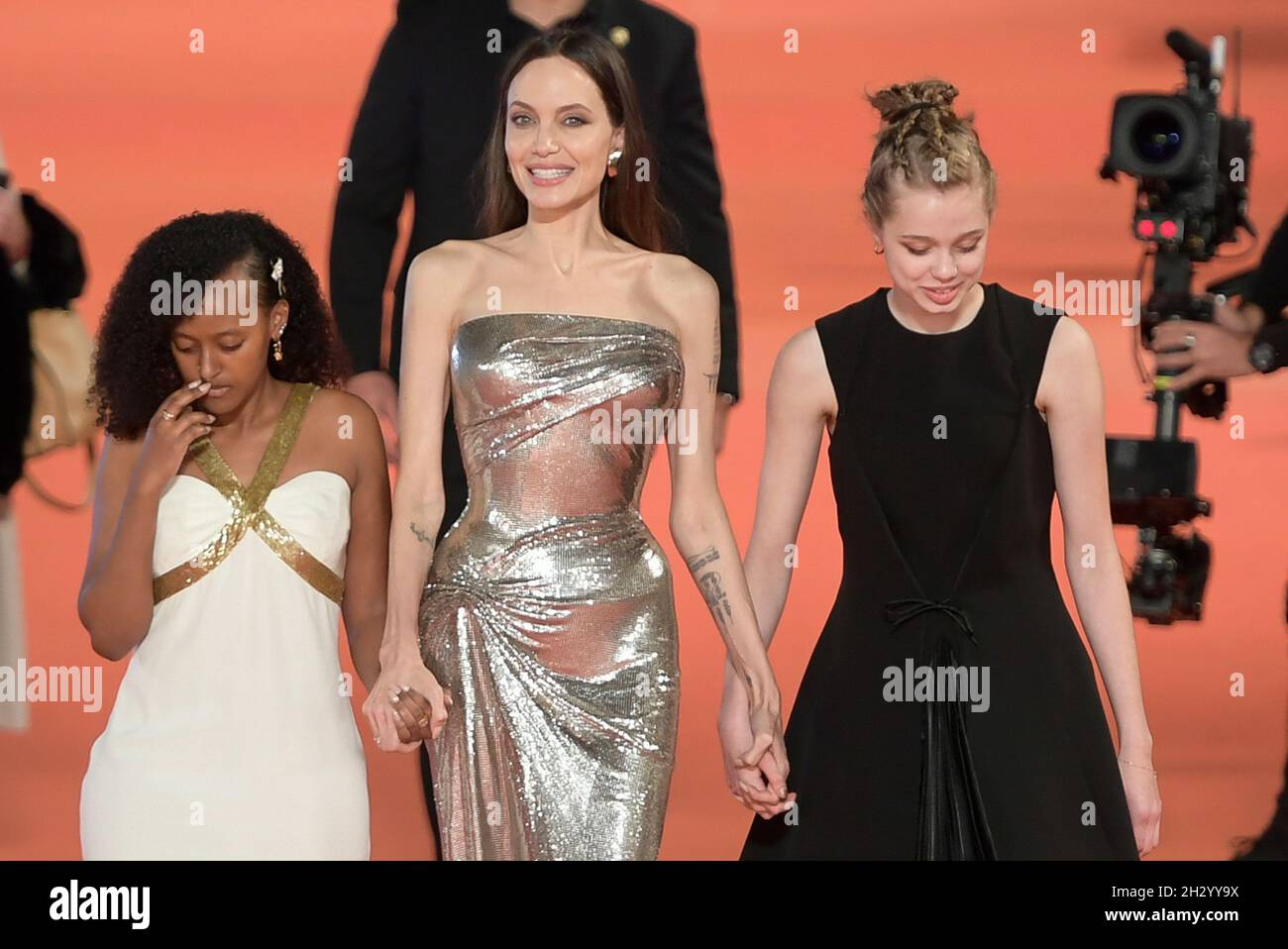 Shiloh jolie pitt 2021 hi-res stock photography and images - Alamy