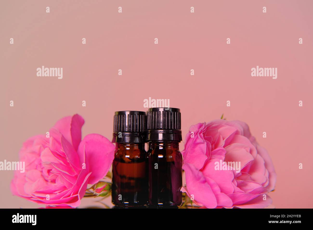 Rose oil hi-res stock photography and images - Alamy