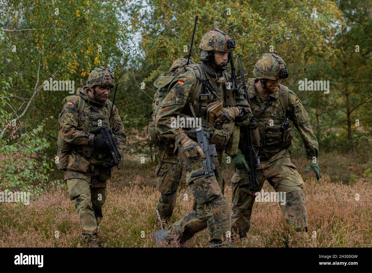 Soldiers from the Rapid Response Forces Division perform a scouting ...
