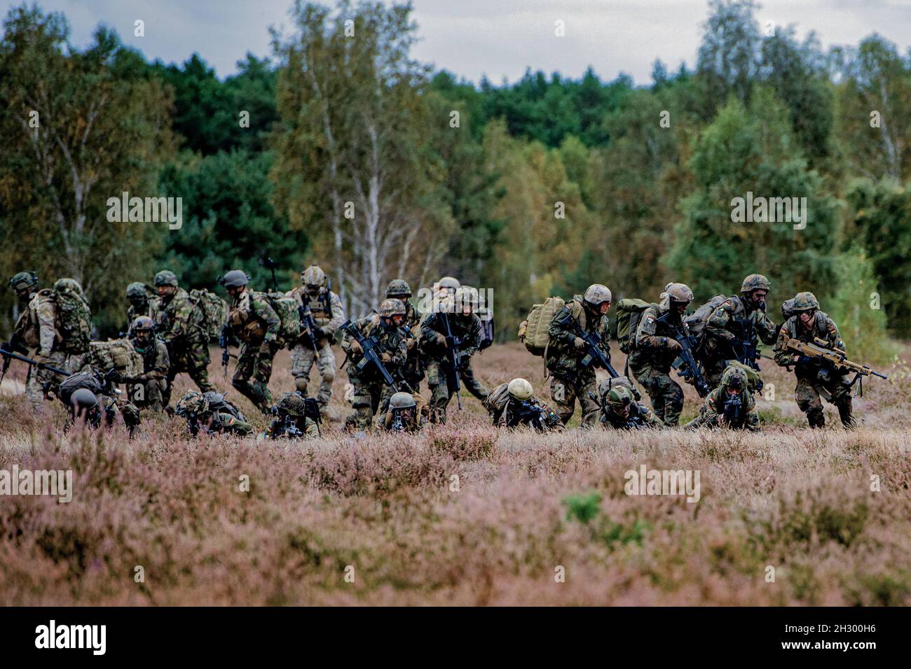 Soldiers from the Rapid Response Forces Division conduct maneuvering ...