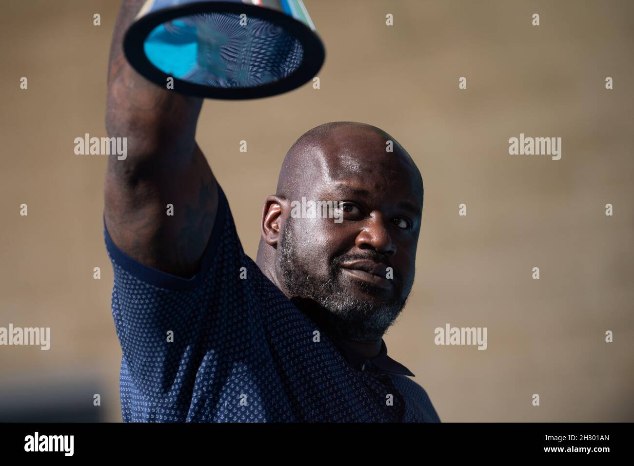 Shaquille o'neal, trophy hi-res stock photography and images - Alamy