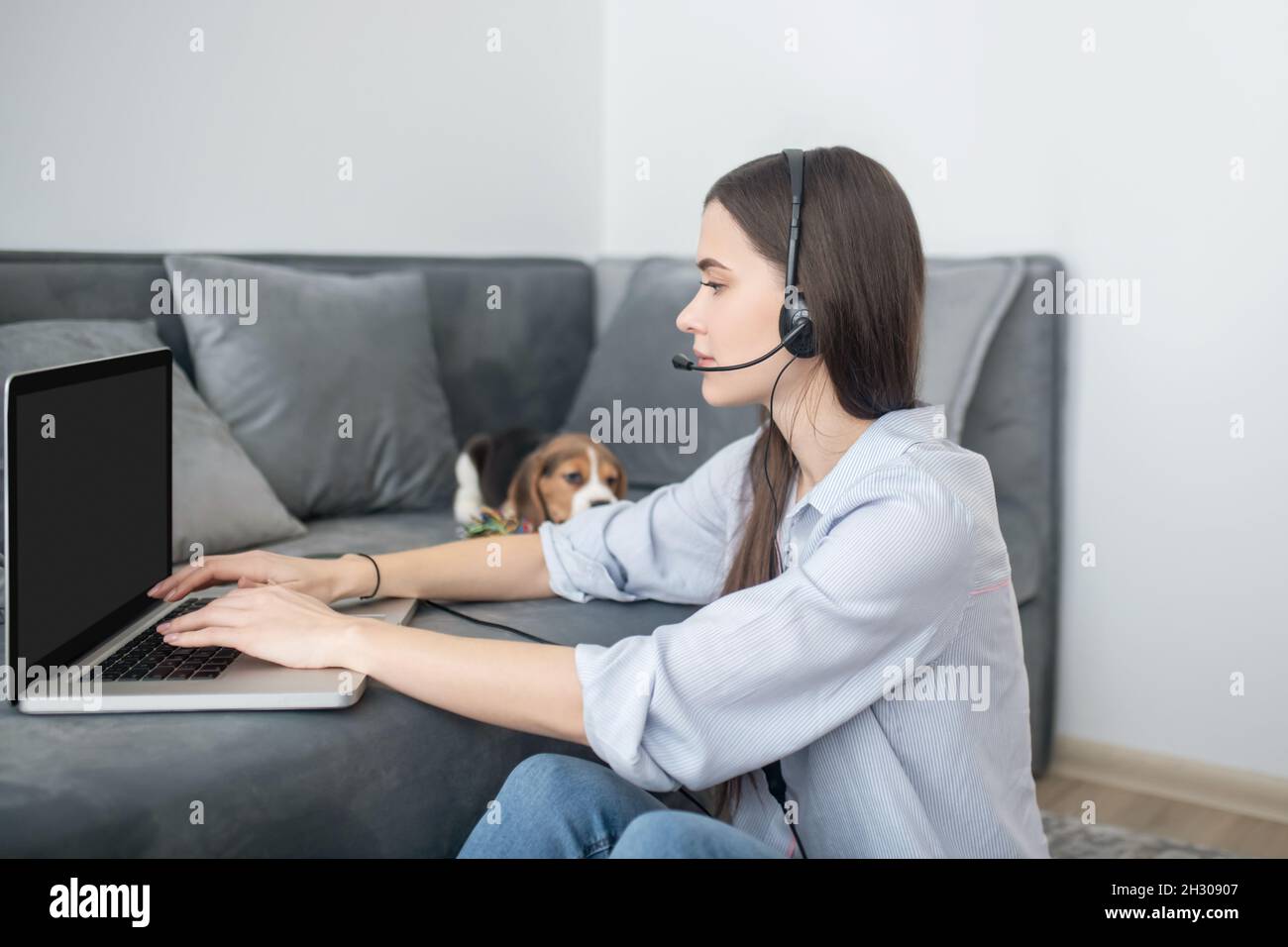 Call canter operator hi-res stock photography and images - Alamy