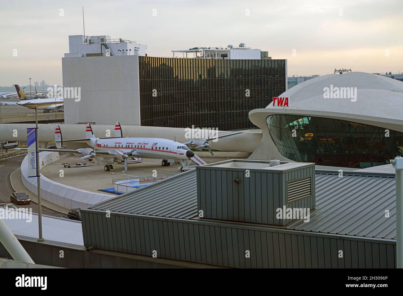 NEW YORK -8 OCT 2021- View of the TWA Hotel in the landmark TWA Flight ...