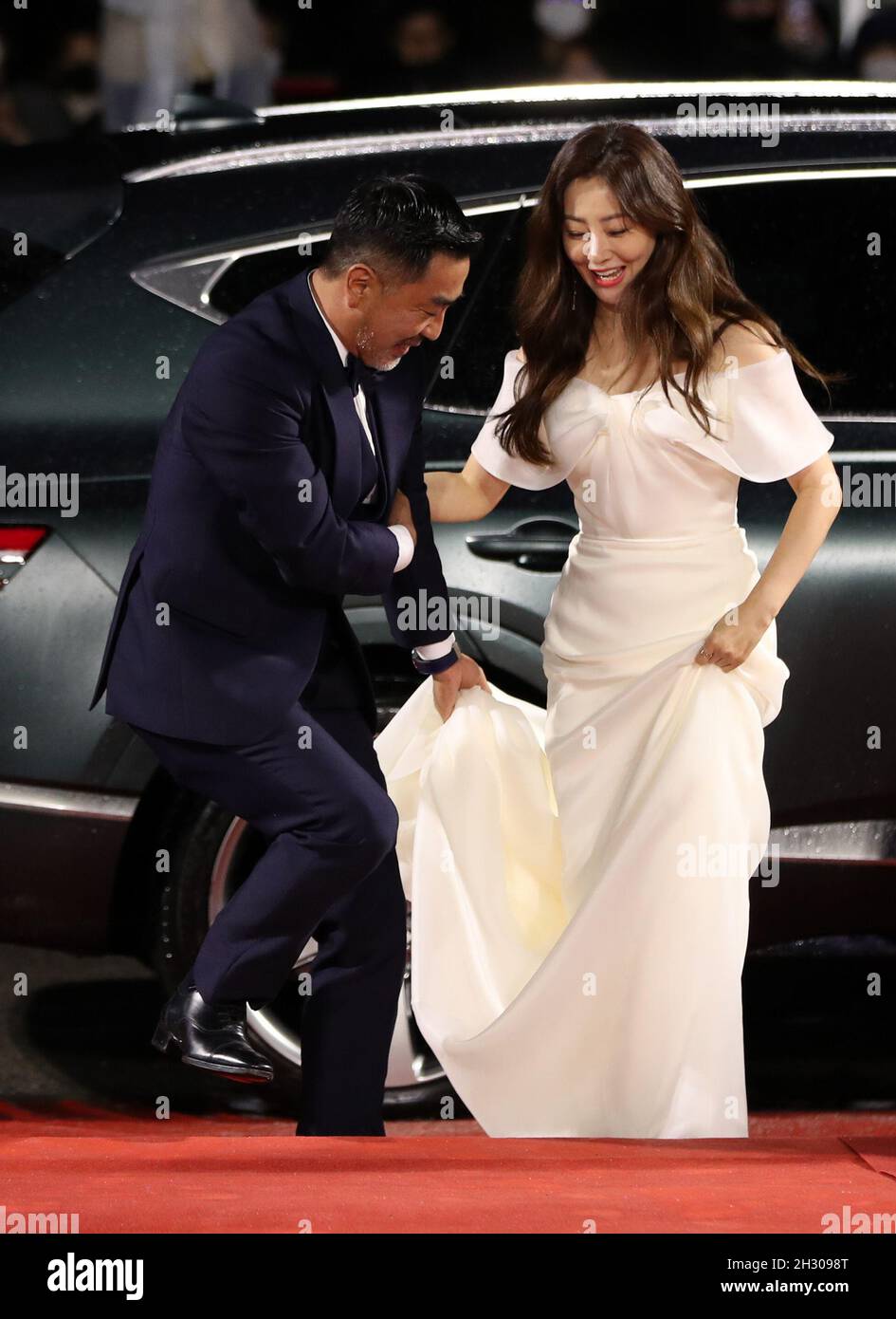 25th Oct, 2021. S. Korean actor Ryu Seung-ryong and actress Oh Na-ra South Korean actor Ryu ...