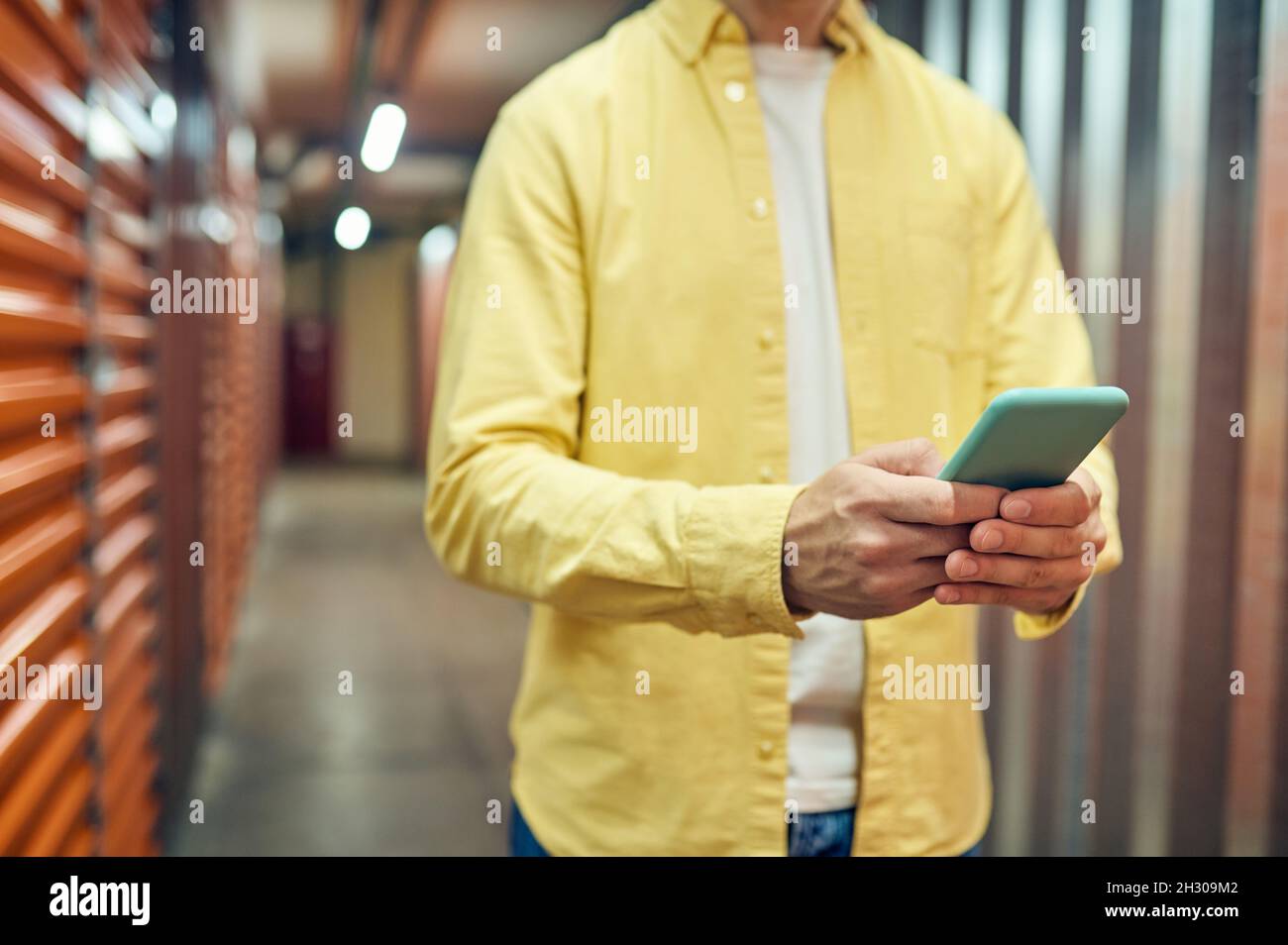 Man check fire arm hi-res stock photography and images - Alamy