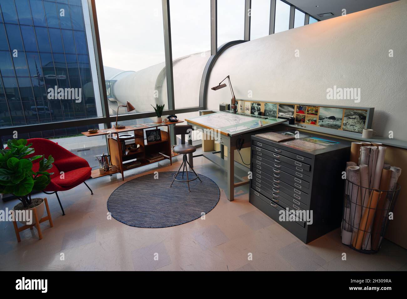NEW YORK -8 OCT 2021- Interior view of the TWA Hotel in the landmark ...