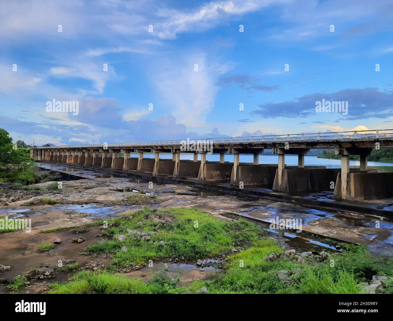 Irrigation sluice gate control hi-res stock photography and images - Alamy