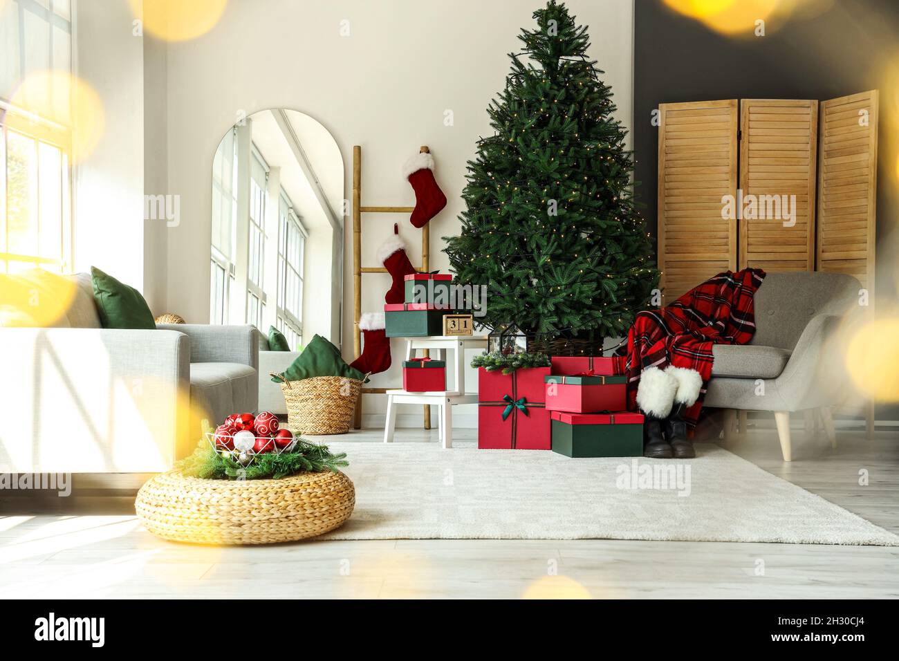 Interior of modern room decorated for Christmas Stock Photo - Alamy