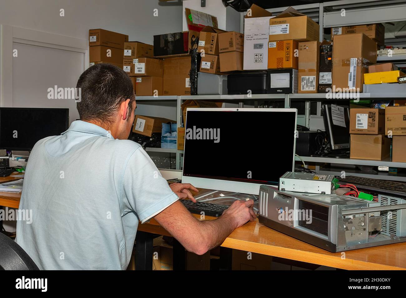 Technician guarantee hi-res stock photography and images - Alamy