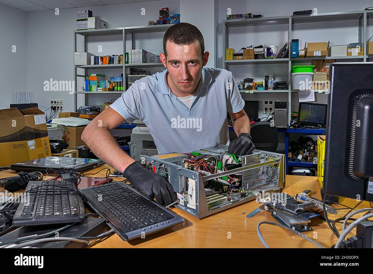 Hardware technician hi-res stock photography and images - Alamy
