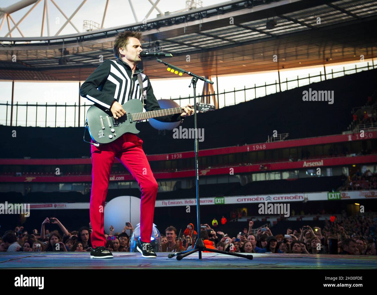 Matt bellamy concert hi-res stock photography and images - Alamy