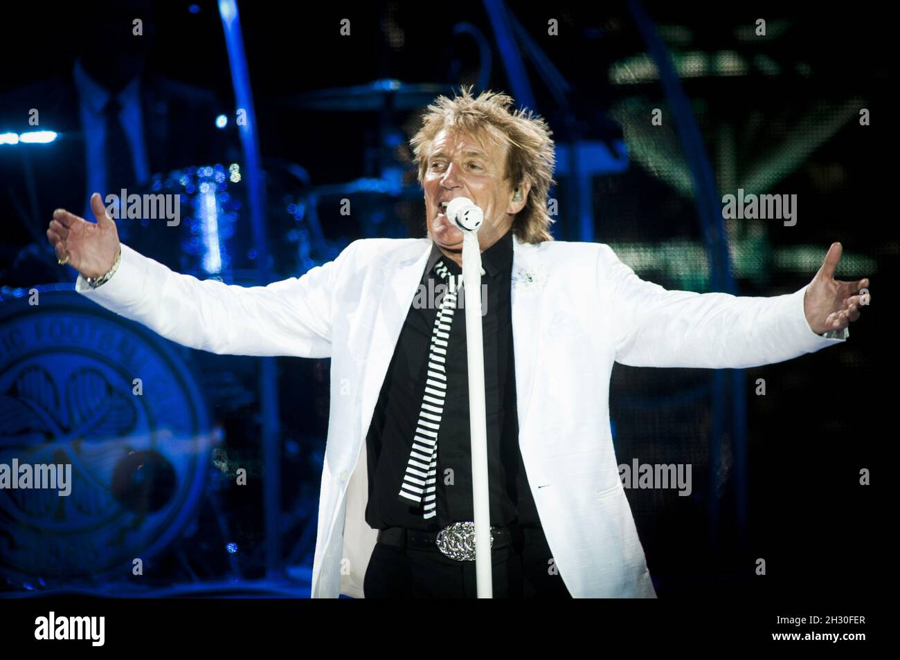 Rod Stewart performing live in concert at the O2 arena in London Stock ...