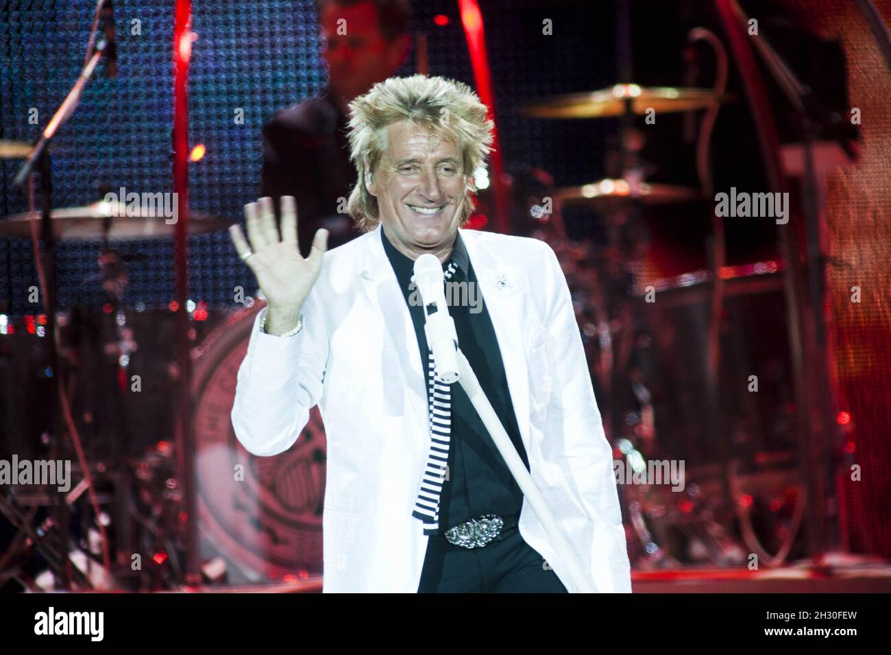 Rod Stewart performing live in concert at the O2 arena in London Stock ...
