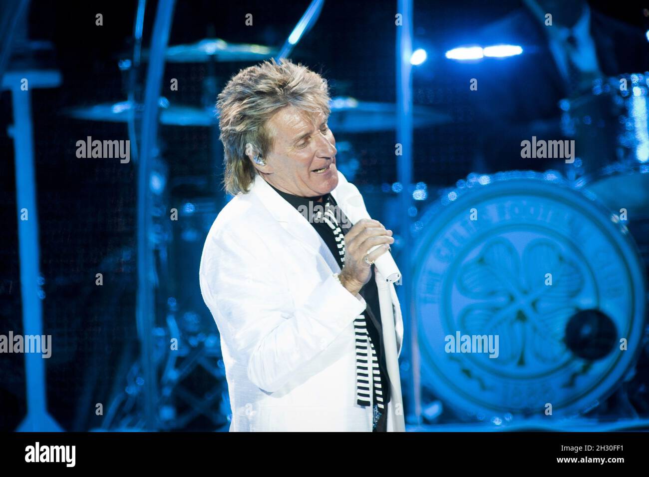 Rod Stewart performing live in concert at the O2 arena in London Stock ...
