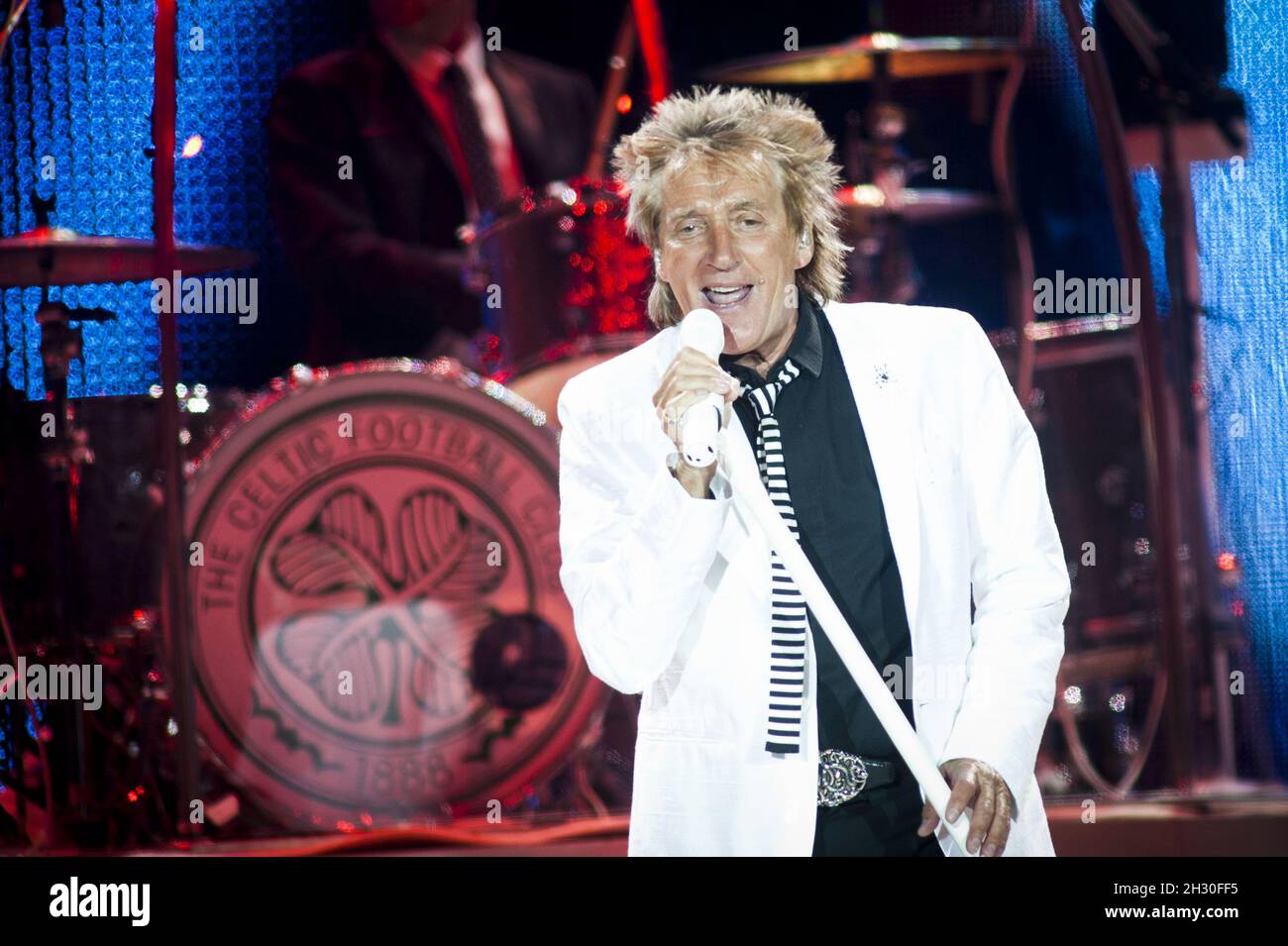 Rod Stewart performing live in concert at the O2 arena in London Stock ...