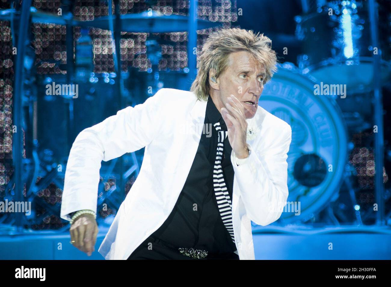 Rod Stewart performing live in concert at the O2 arena in London Stock ...