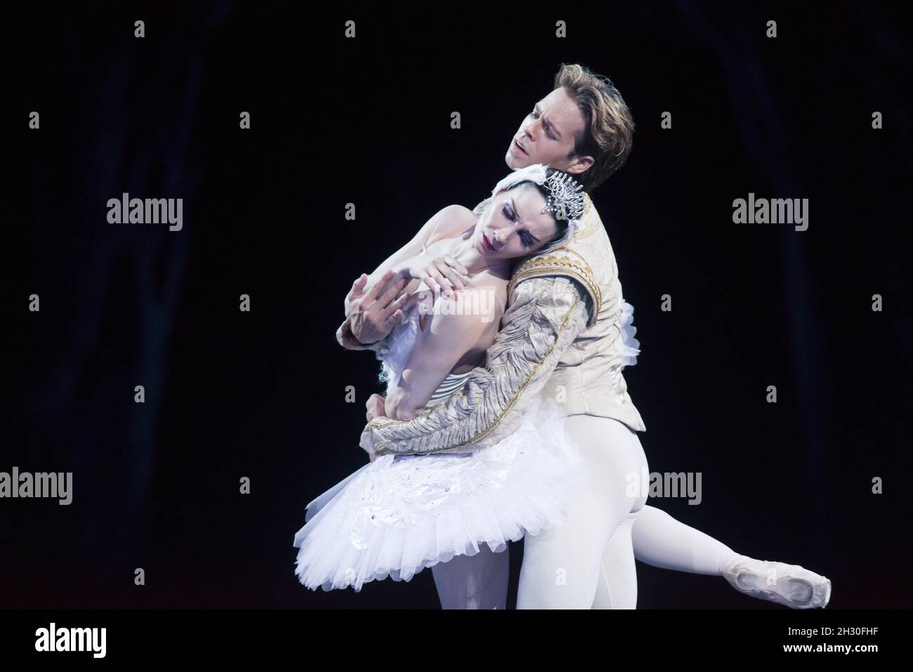 Swan lake matthew golding hi-res stock photography and images - Alamy