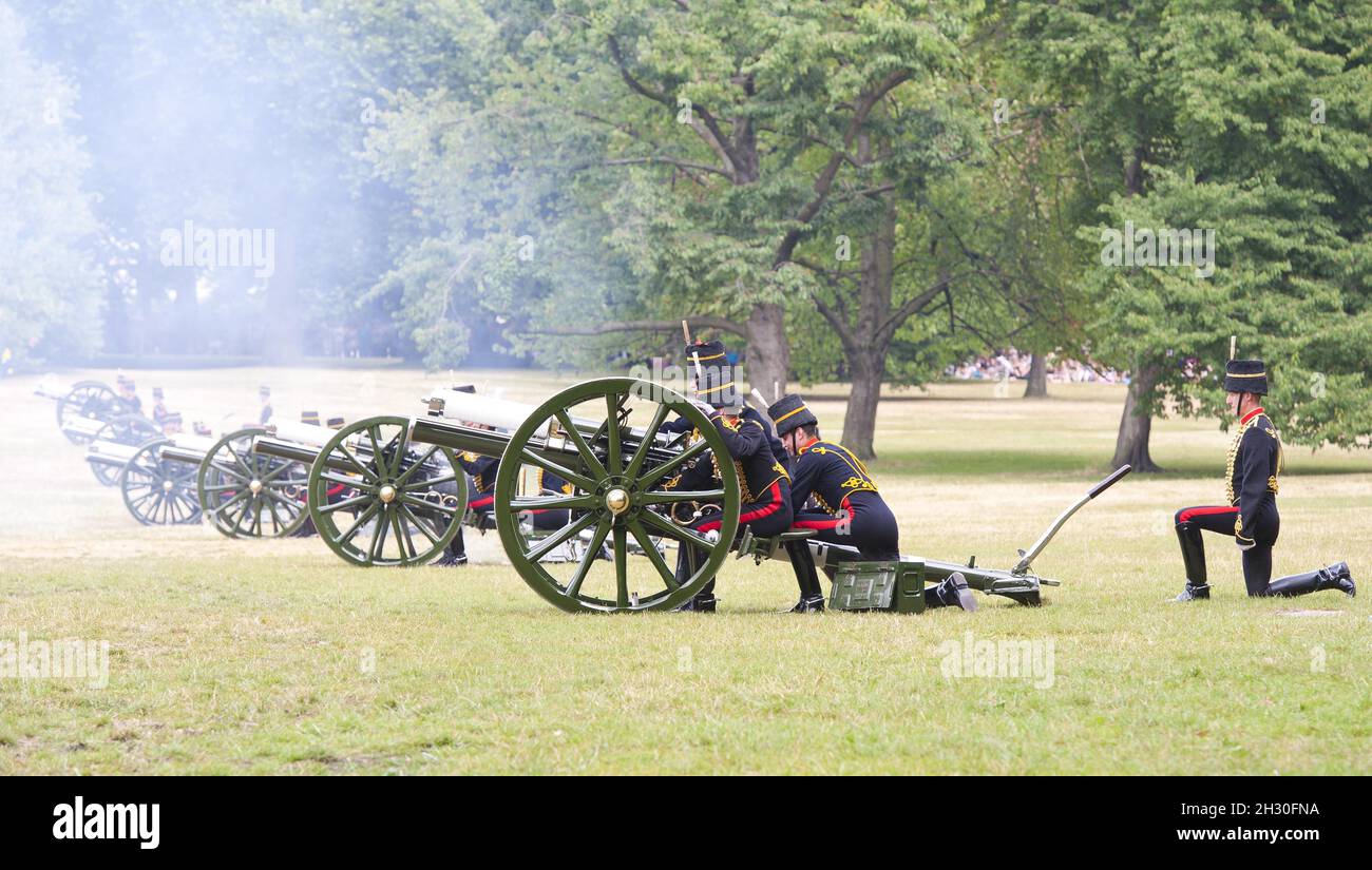 Honourable Artillery Company (HAC) City of London Reserve Regiment ...