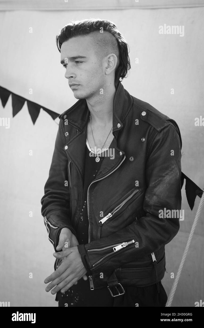 Matthew Healy of The 1975 backstage on Day 2 of Bestival, Robin Hill ...