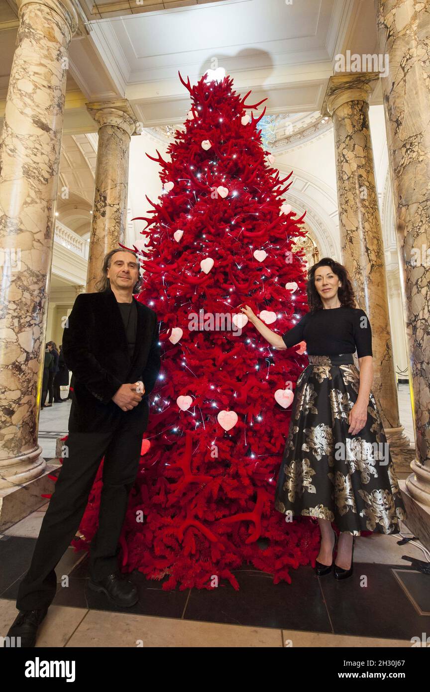 The V&A's 2013 'Red Velvet Tree of Love' Christmas Tree designed by ...