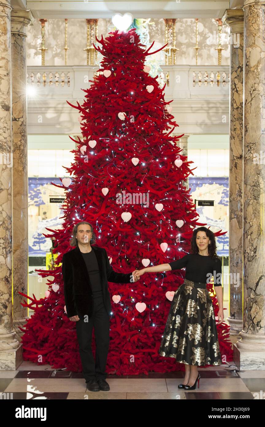 The V&A's 2013 'Red Velvet Tree of Love' Christmas Tree designed by ...