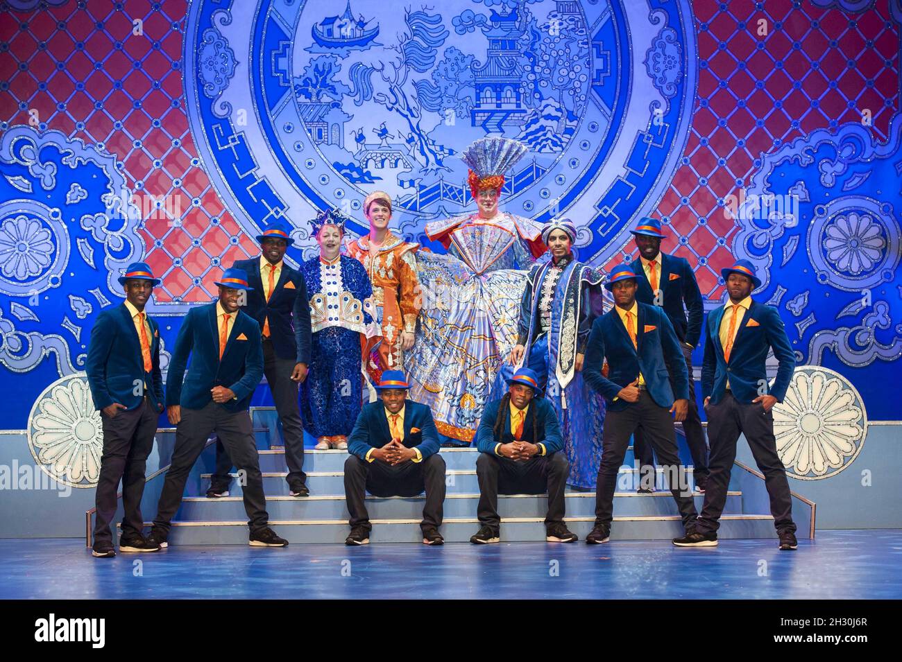 Aladdin cast including Jo Brand (Genie of the Ring),Matthew Kelly ...