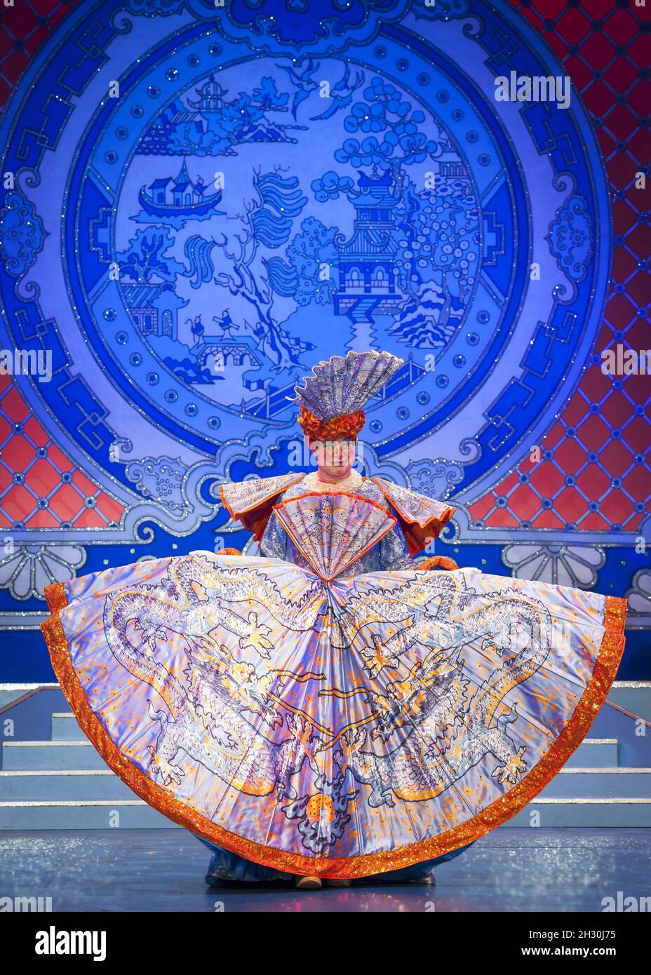 Matthew Kelly (Widow Twanky) on stage during the Aladdin photo call at ...