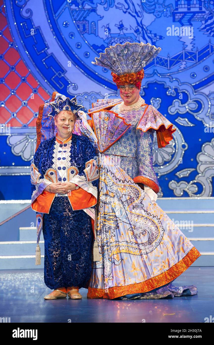 Jo Brand (Genie of the Ring) and Matthew Kelly (Widow Twanky) on stage ...