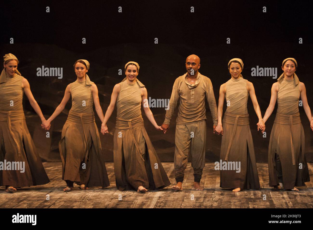 Curtain call ballet hi-res stock photography and images - Alamy