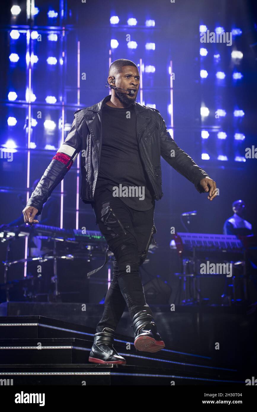 Usher performing live at the O2 Arena, in Greenwich, London Stock Photo ...