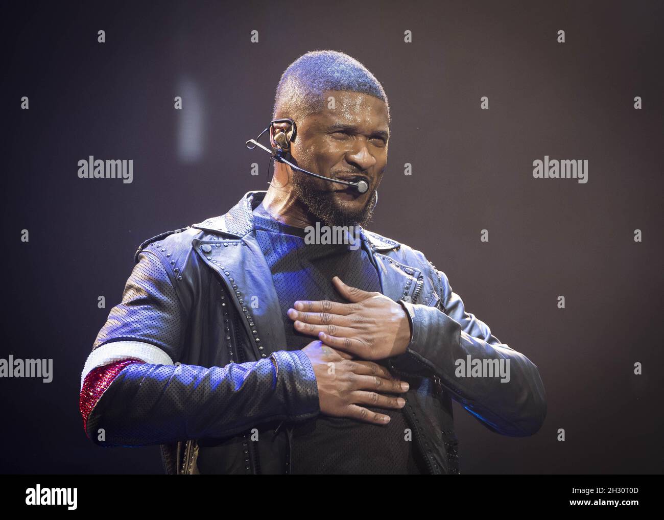 Usher performing live at the O2 Arena, in Greenwich, London Stock Photo ...