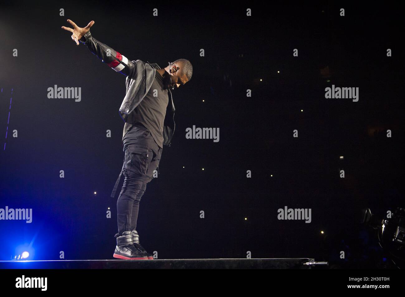 Usher performing live at the O2 Arena, in Greenwich, London Stock Photo ...