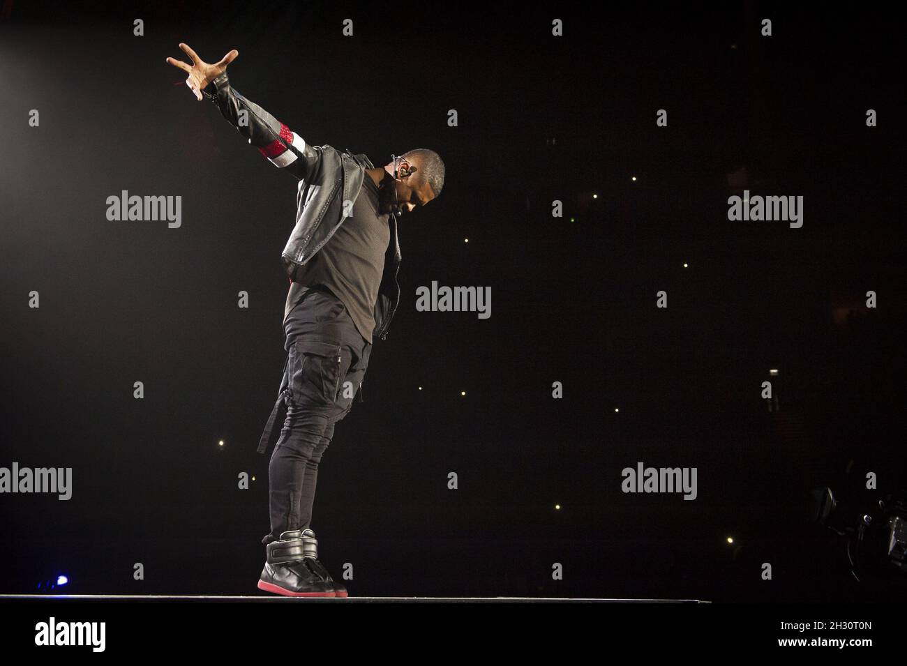 Usher performing live at the O2 Arena, in Greenwich, London Stock Photo ...
