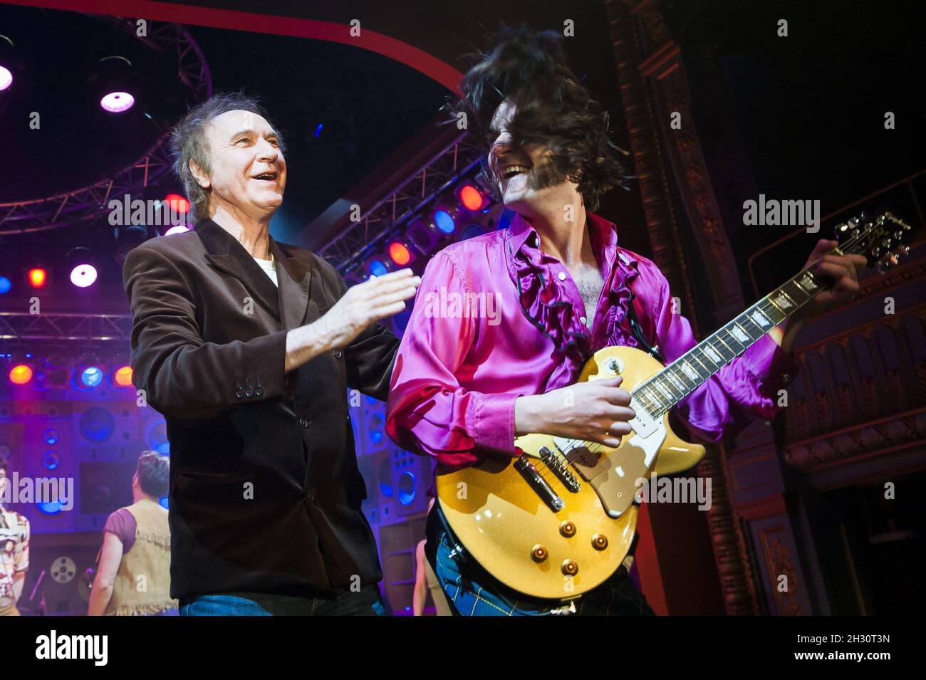 Ray Davies and George Maguire (Dave Davies) on stage to celebrate the ...