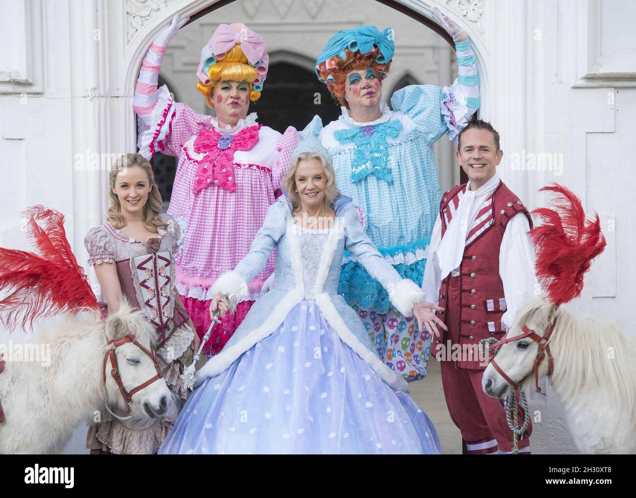 Rhiannon Chesterman (Cinderella) Matthew Rixon, Hayley Mills, Matthew ...